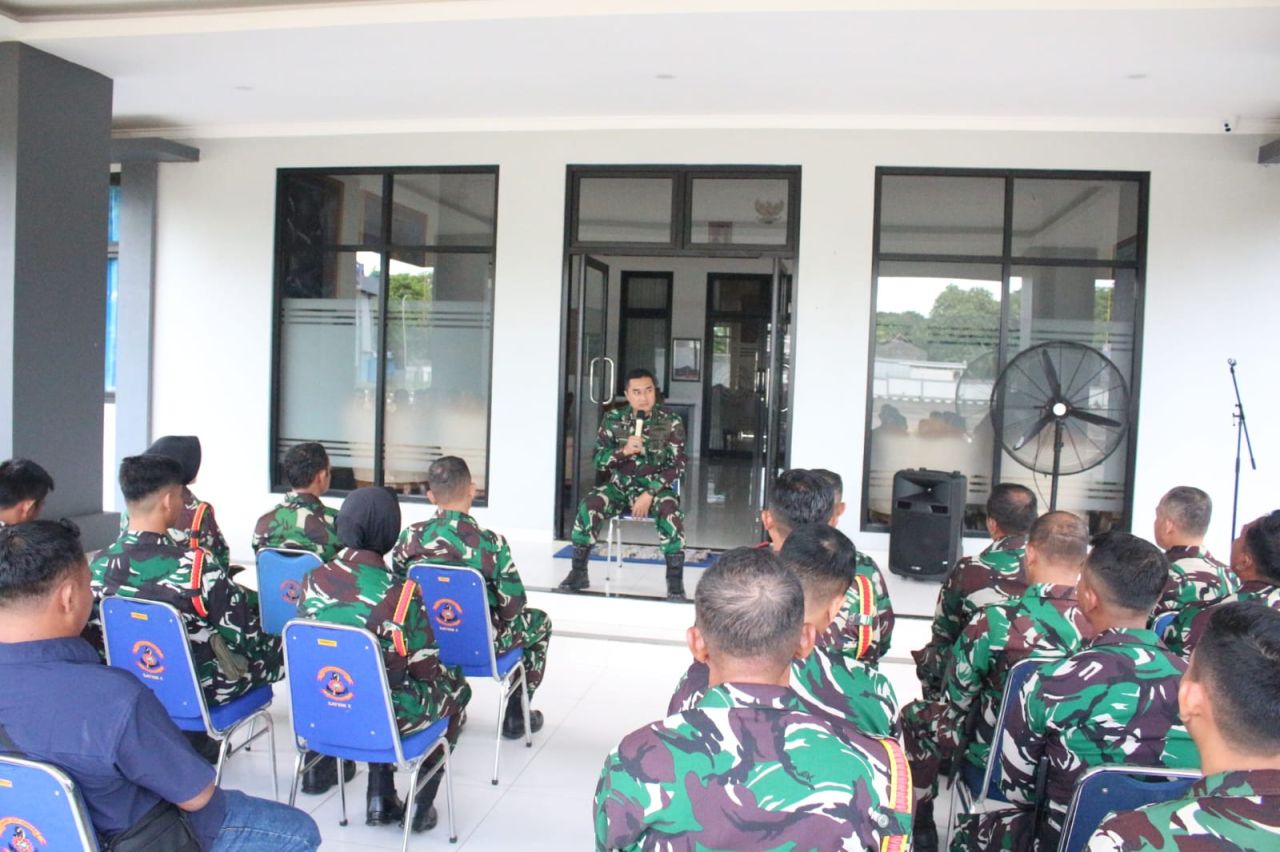 Jam Komandan, Ini Arahan Kolonel Laut Teddy Barata Kepada Personel ...